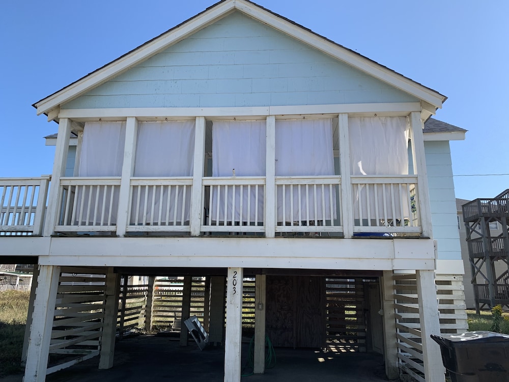 Calico Jack's Galley 2 Bedroom Cottage By Redawning - Kitty Hawk, NC