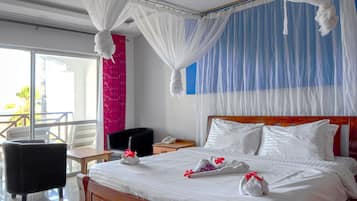 Quarto Duplo Deluxe | Secretária, berços/camas para crianças grátis, Wi-fi grátis
