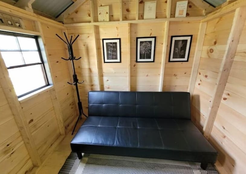 The Love Shack - Glamping Room - Ontario