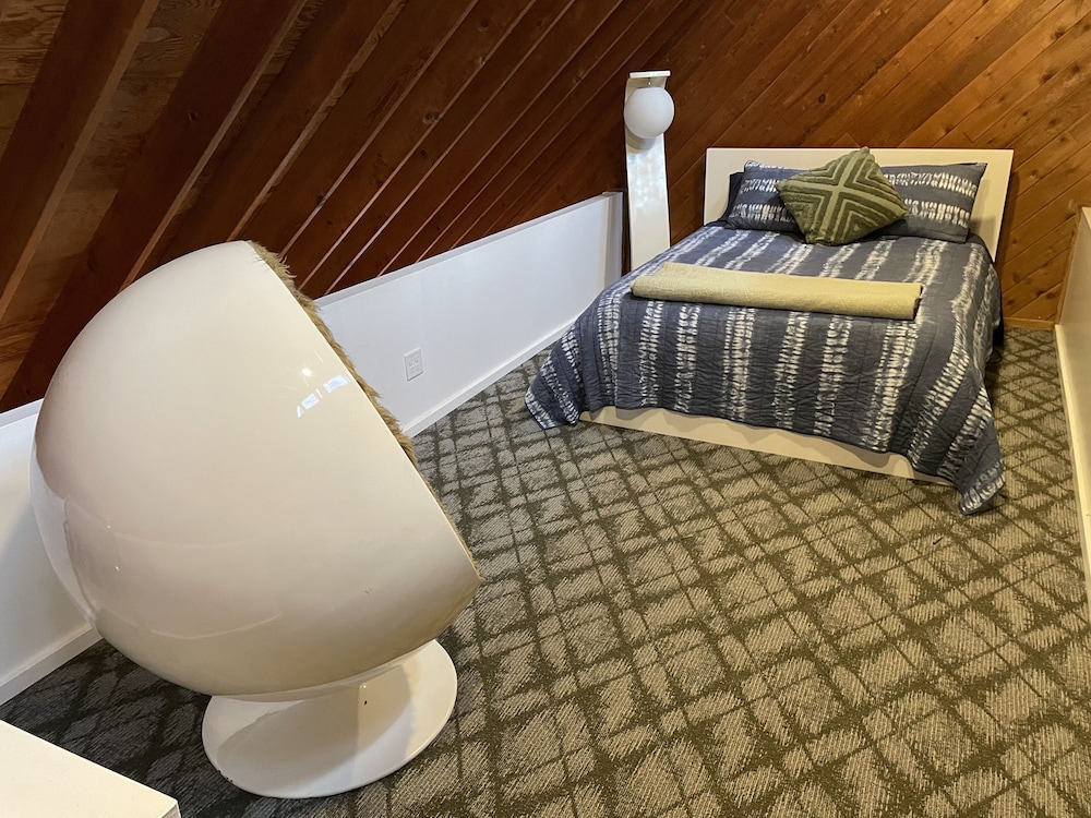Mid-century A-frame style cabin with lake views near the heart of Amish ...