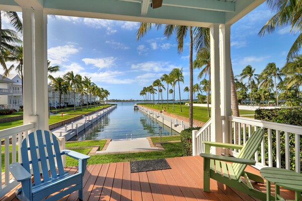 Waterfront Luxury Villa With Sunset Views And Boat Slip 3 Bedroom Townhouse By Redawning - Key Colony Beach, FL