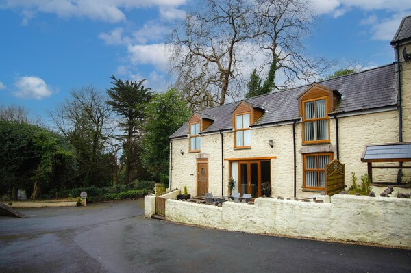 Rose Coach House - 3 Bedroom Cottage - Pendine - Pembrokeshire