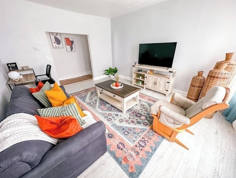 Spacious Bohemian Nook - Wallingford, CT