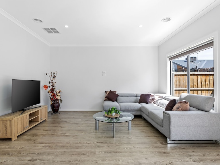 Sara By Ready Set Stay - 3 Bedrooms, Family Friendly Holiday House - Caroline Springs