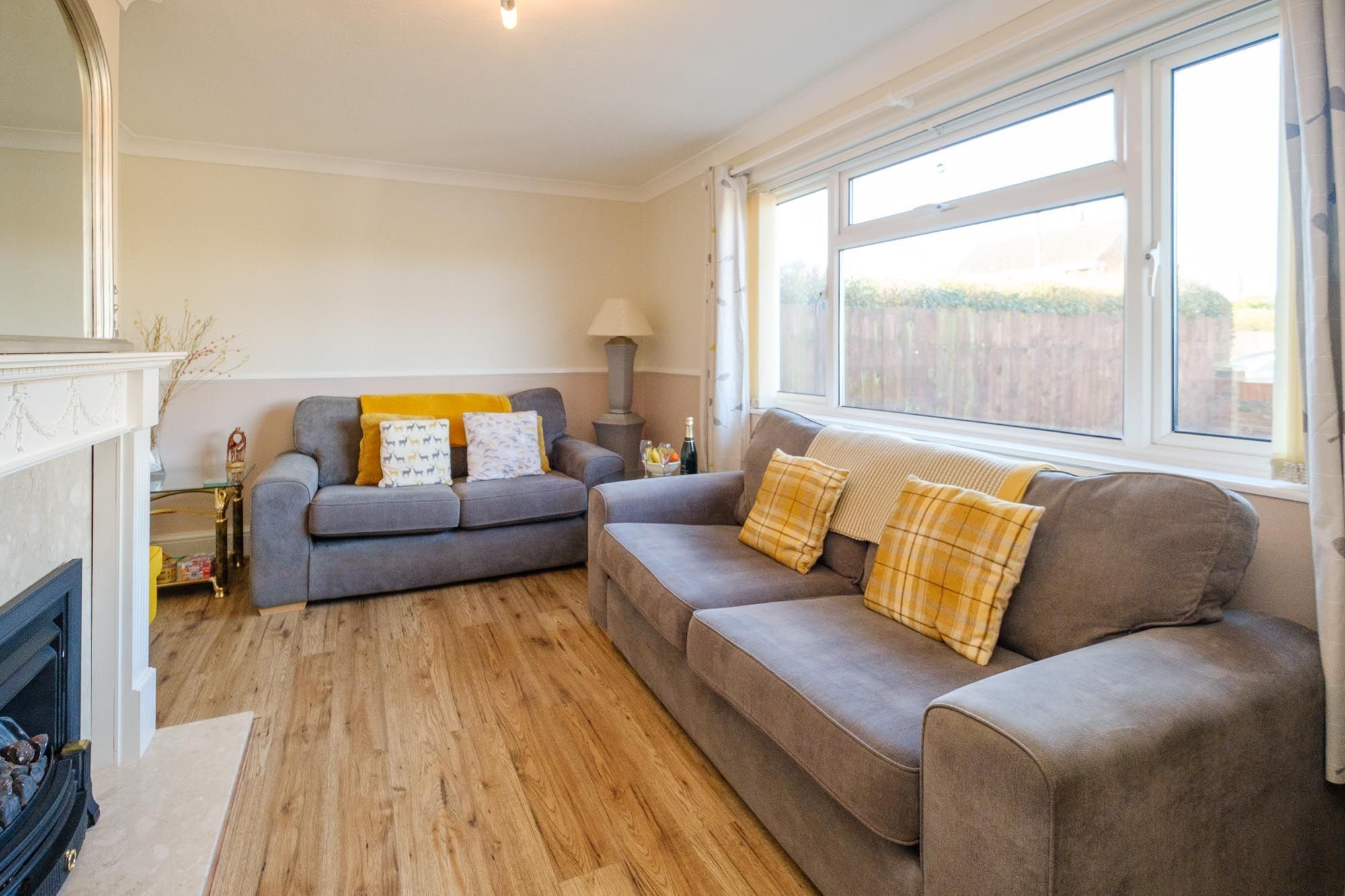 61 Fairfield Road - Sleeps 5 Guests  In 3 Bedrooms - Aldeburgh