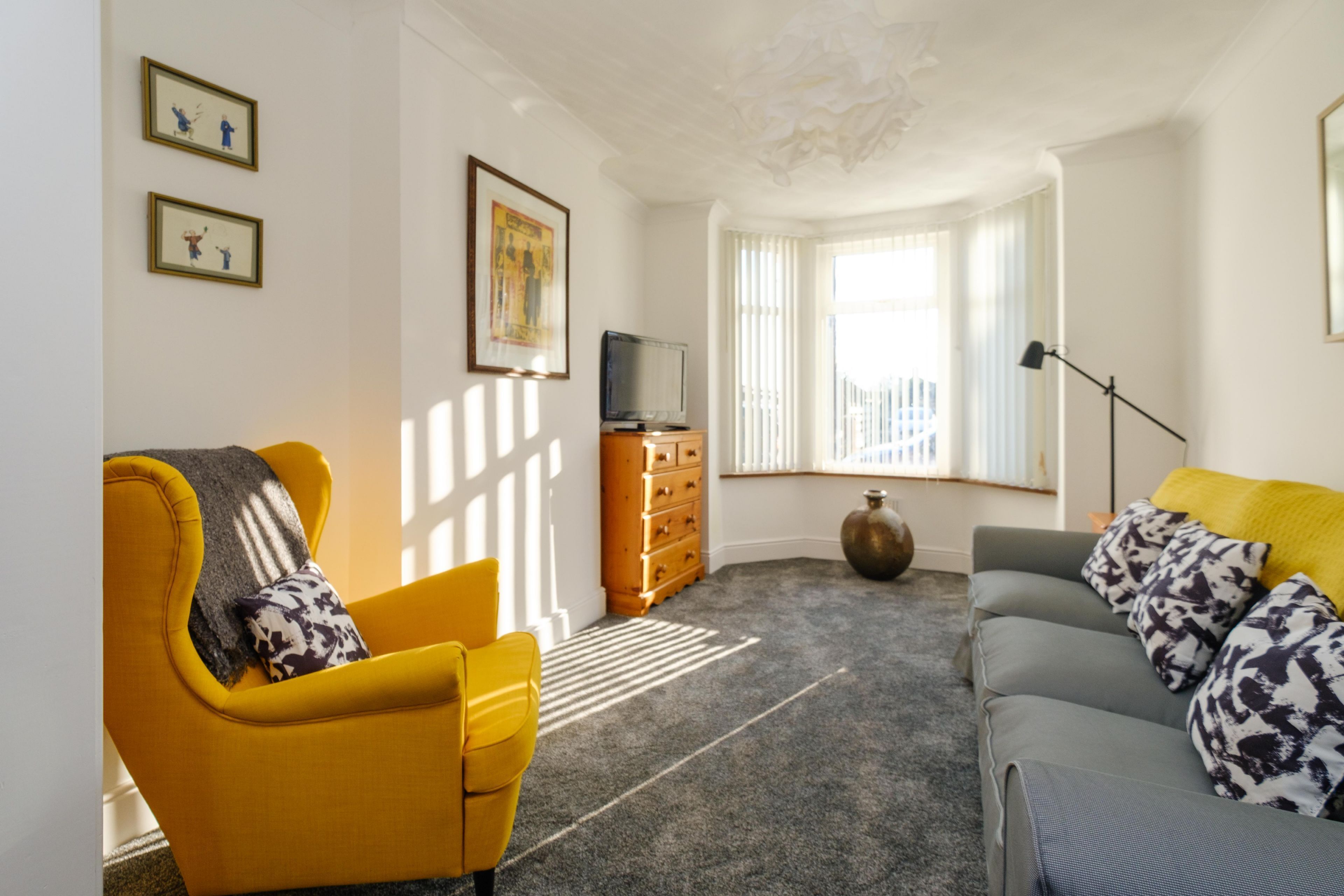 39 Carr Avenue - Sleeps 5 Guests  In 3 Bedrooms - Saxmundham