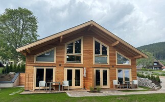 Cabana família | Roupas de cama antialérgicas, cofres nos quartos, escrivaninha