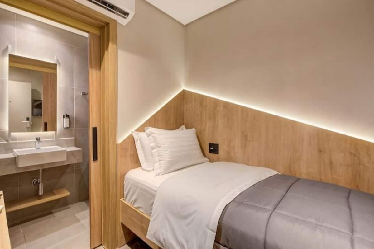Secretária, Wi-fi grátis, roupa de cama fornecida