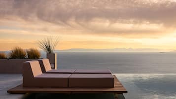 2 piscinas externas, guarda-sóis, espreguiçadeiras