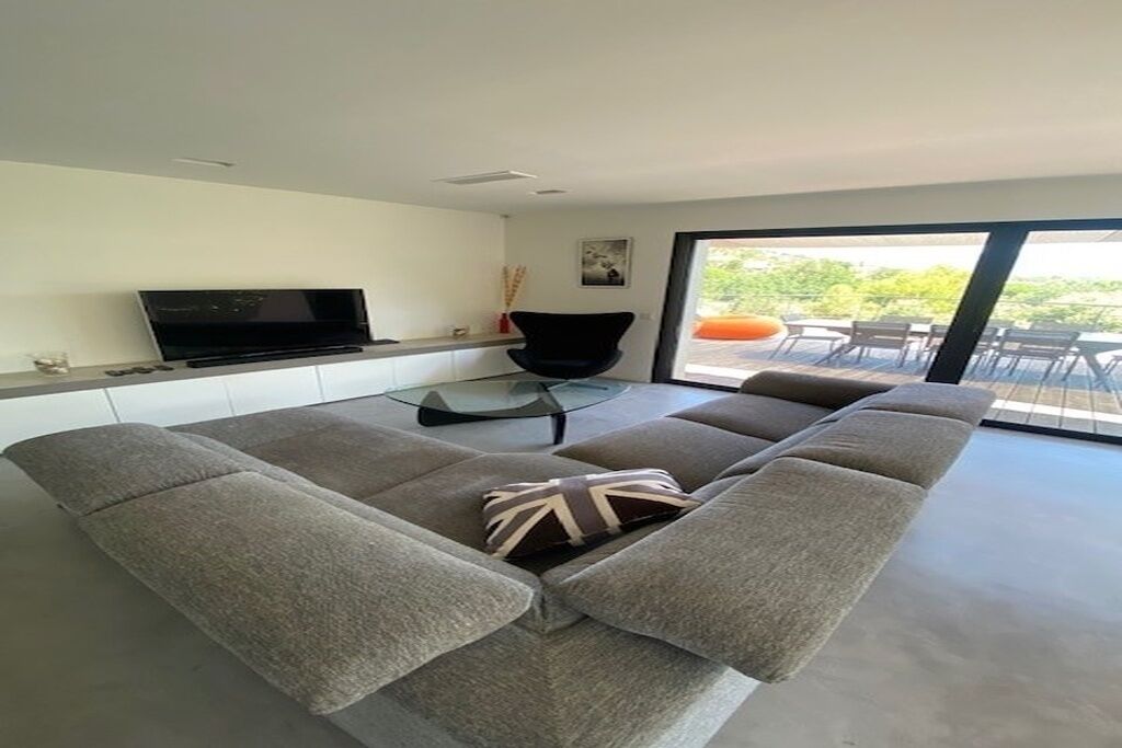 ÉLégante Villa Avec Piscine Privée, Vue Dégagée, à 20 Min De La Mer à Pied. - Île du Levant