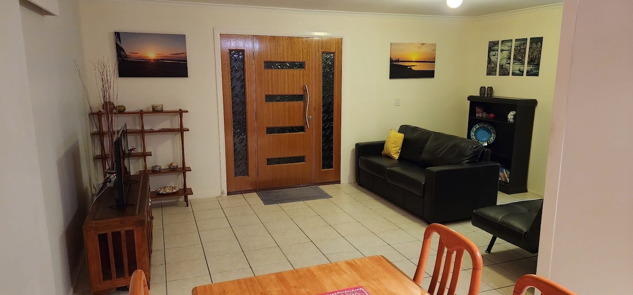 Roo Or 2 On Streeter - 아그네스 워터