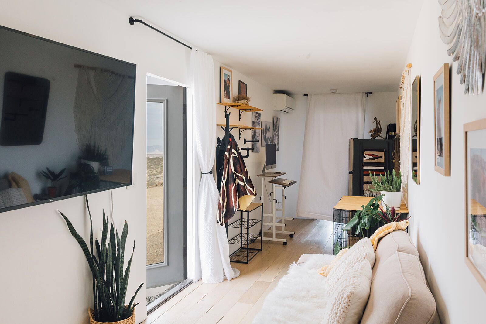 Hotel Reset Prototype. 9 Secluded Acres.art Gallery.dark Skies.hot Tub. Aliens. - Joshua Tree, CA