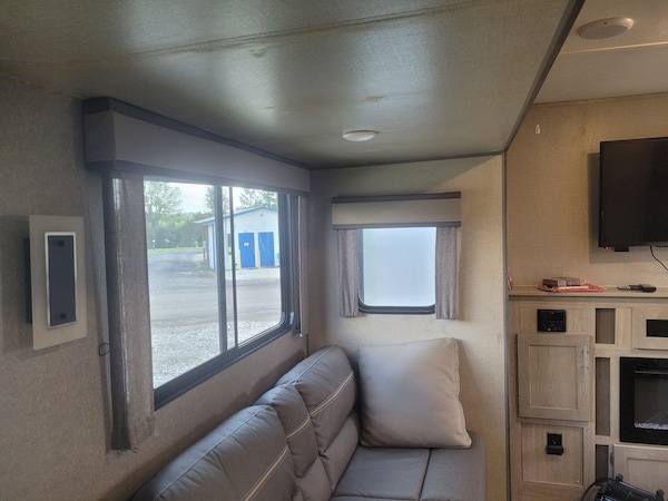 Lake Side - 2022 50amp Rv For Rent Inside Crosslake Rv Park - Jacksonville, FL