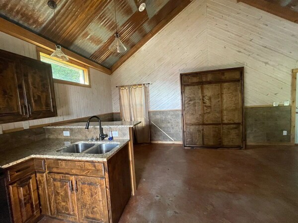 Lodge On Main St-bandera America!! - Bandera, TX