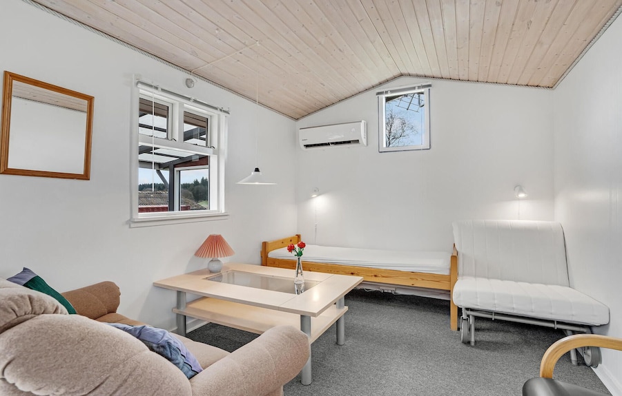 3 Bedroom Amazing Home In Give - Billund