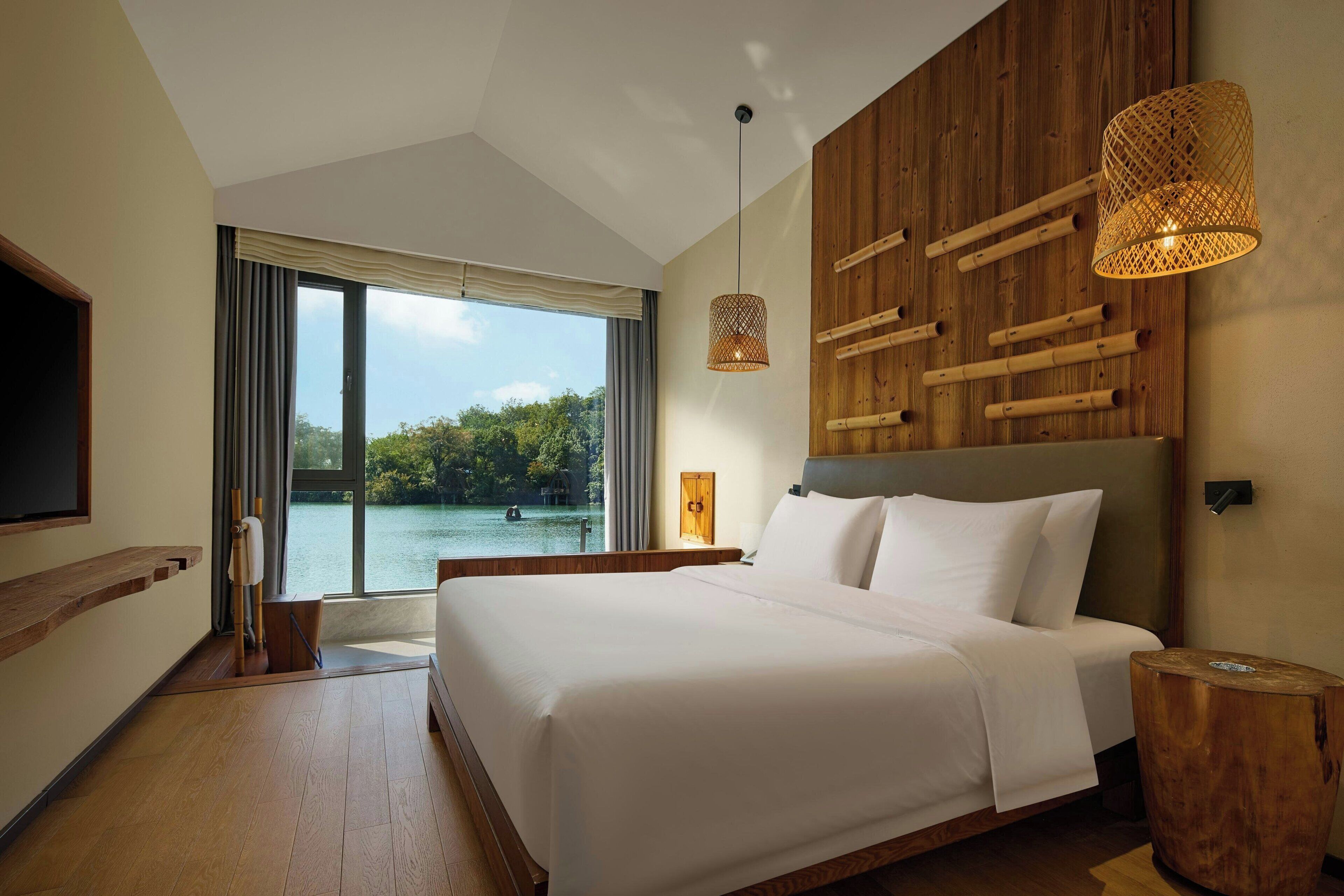 Suite, 2 quartos, vista para o lago | Minibar, com decoração personalizada 