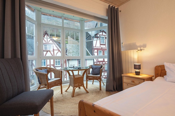 Quarto Duplo Deluxe | Wi-fi grátis, roupa de cama fornecida