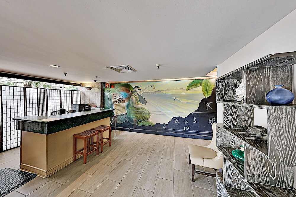 Spacious Aqua Palms Studio | Private Lanai | Pool - Honolulu | Vrbo