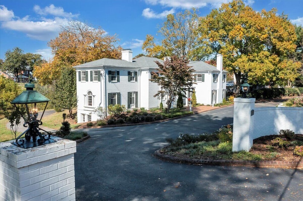 The Oakdale Inn - Virginia