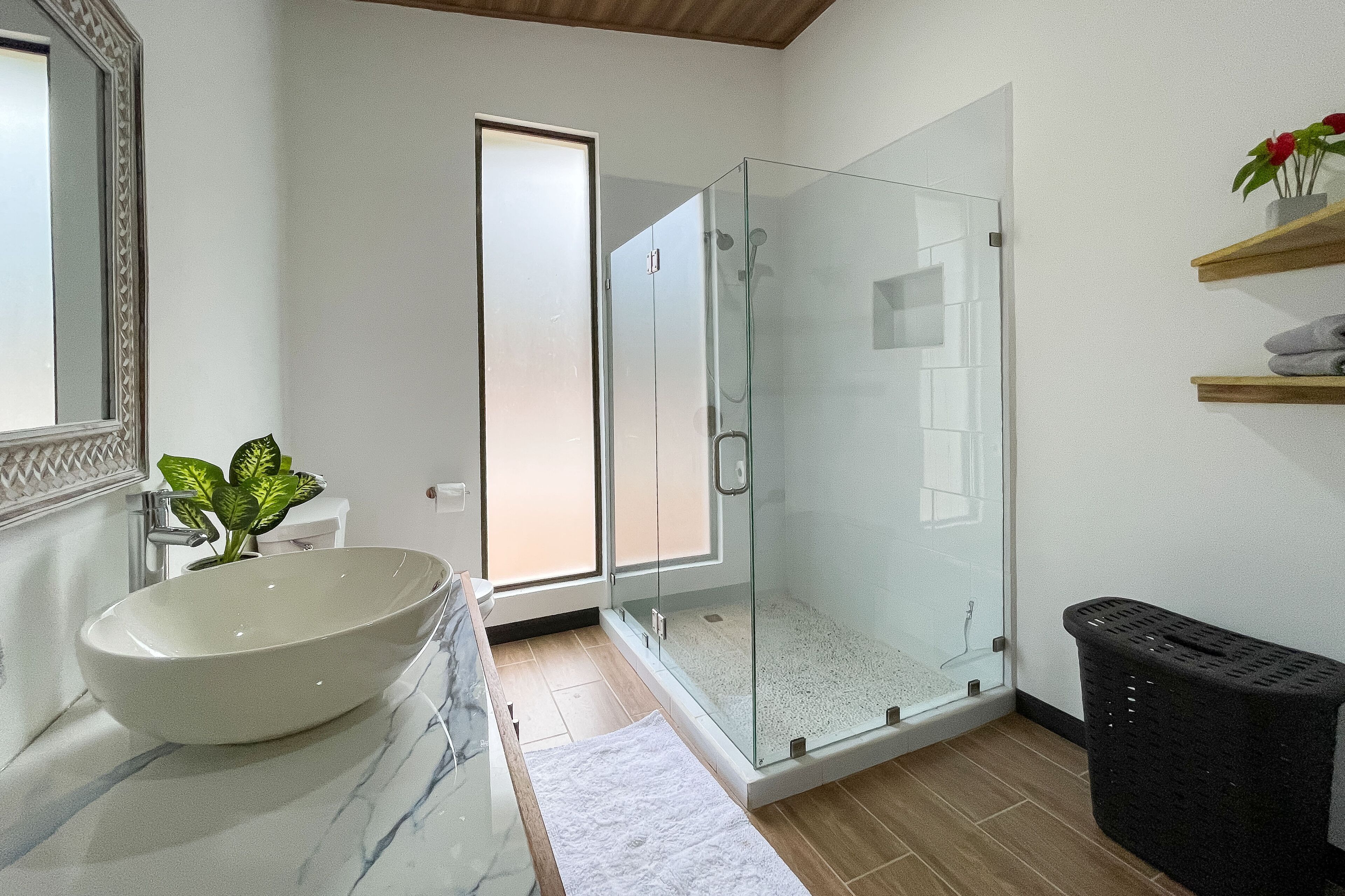 Vila conforto | Banheiro | Chuveiro, chuveiro com efeito de chuva, secador de cabelo, bidê