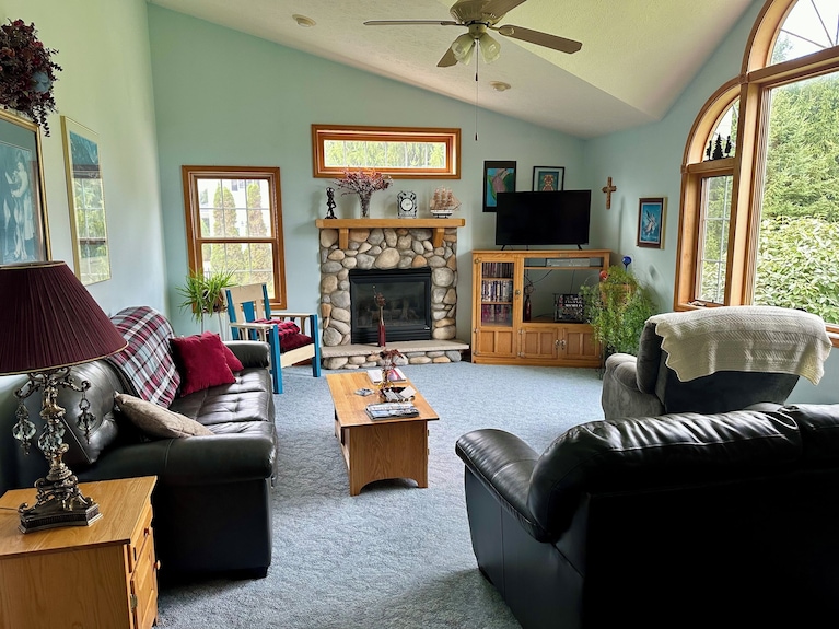 Large Home In Great Valley - Salamanca, NY