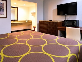 Queen Bed Accessible Non-Smoking