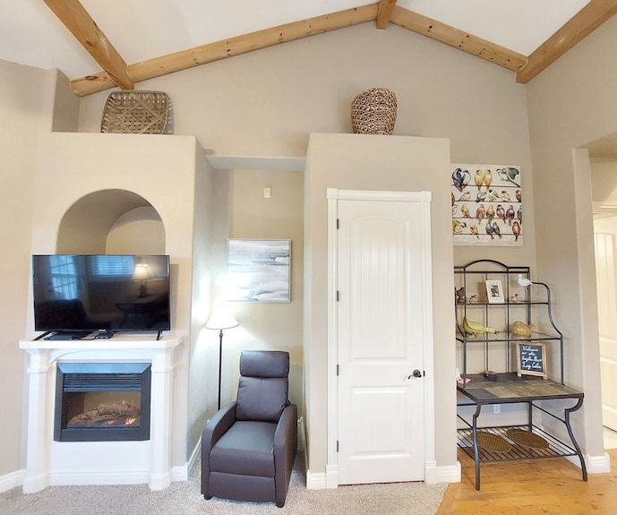 Paradise Cove Walk-in Log Cabin By Silver Dollar City & Table Rock Lake! - Missouri