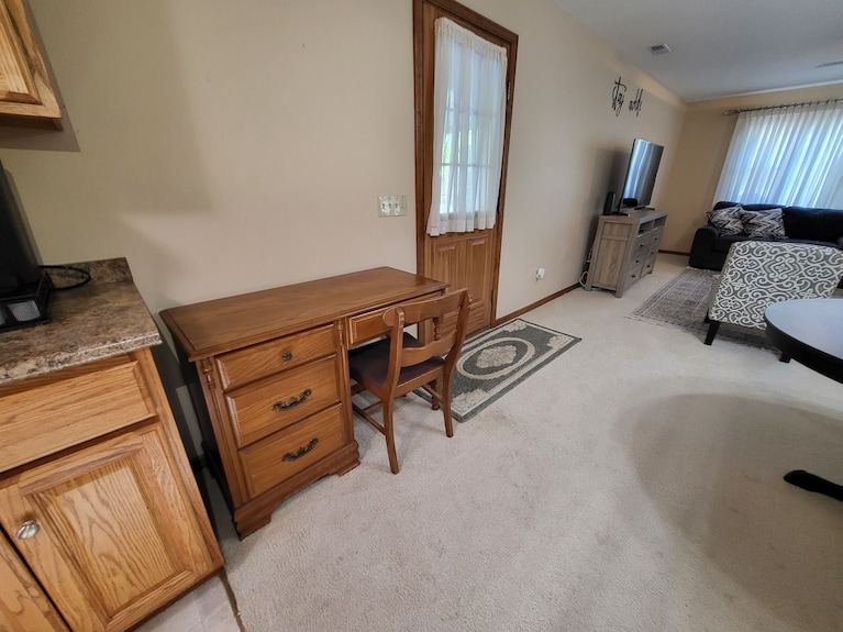 Little House On The Prarie. Quite Calm Neighborhood. - Fremont, OH