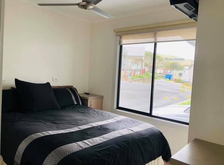 Adorable 2 Bedroom Cabin In Holiday Park - Apollo Bay