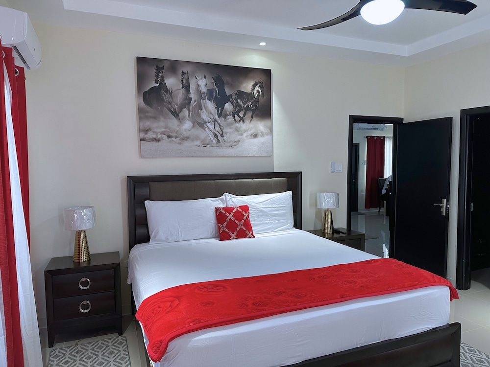 Pyramid Bliss - One Bedroom - Ocho Rios