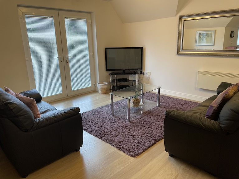 Skyefall, 5 River Court - Sleeps 4 Guests In 2 Bedrooms - Loch Oich