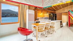 Quarto básico, 2 quartos (KIDS2) | 1 quarto, Wi-Fi de cortesia