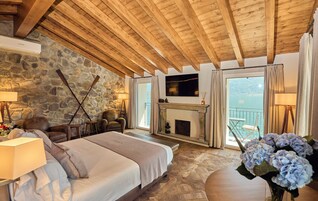 Suíte estúdio panorâmica, terraço, vista para o lago | Roupas de cama premium, edredons de pluma, camas Select Comfort