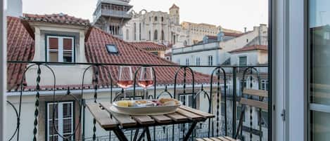 Apartamento Cidade, várias camas, Vista para a cidade | Varanda