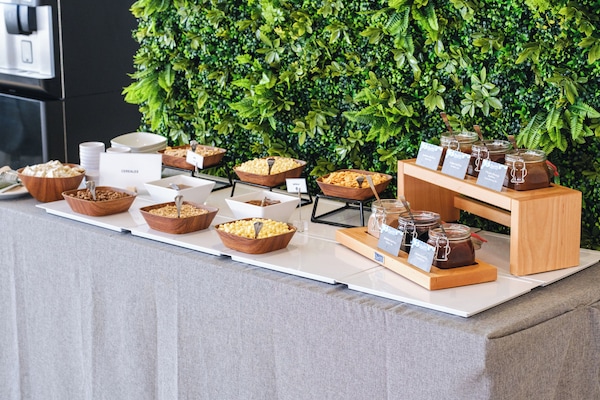 Pequeno-almoço tipo buffet diário (10 EUR por pessoa)