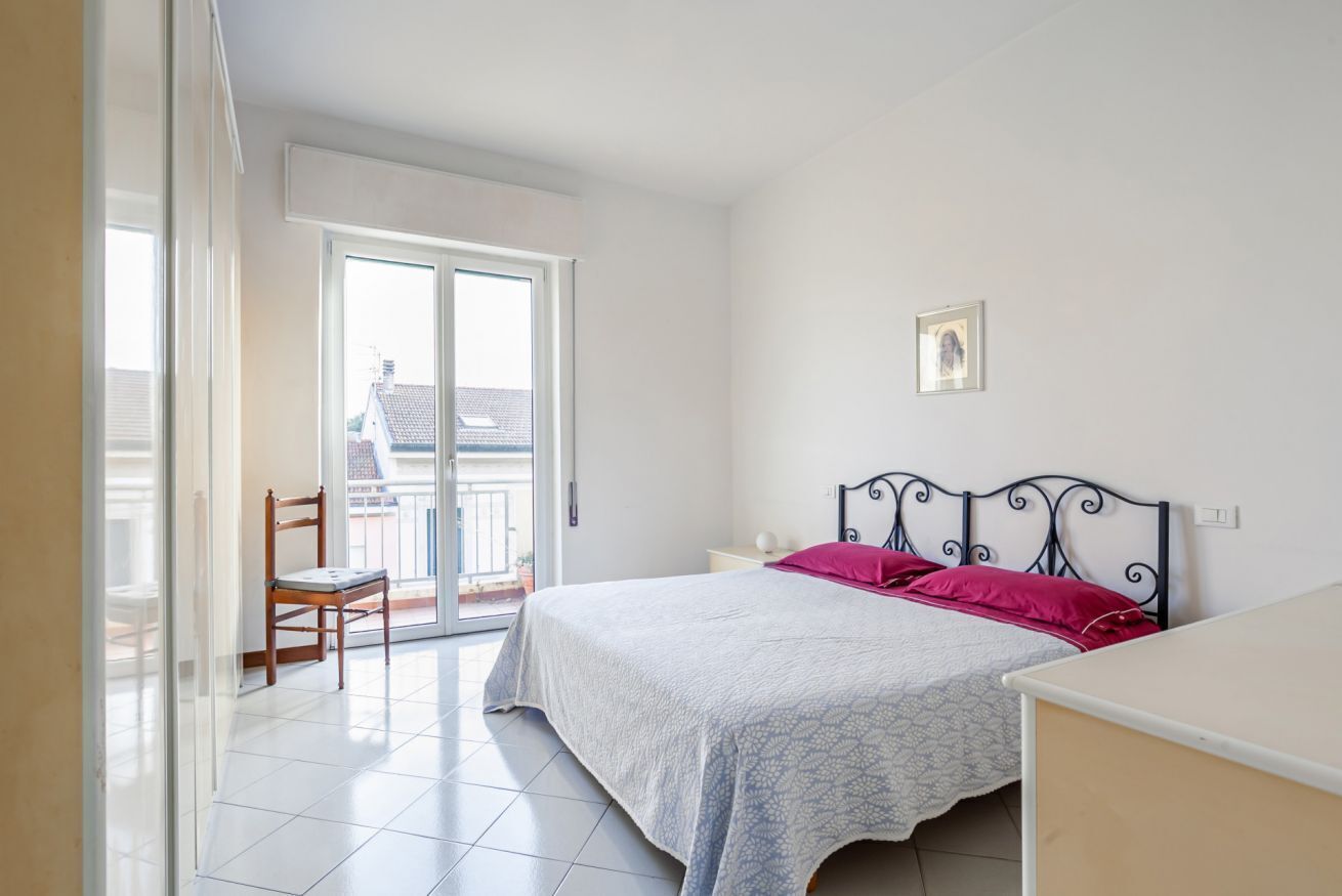 Viareggio Roomy Apartment With Balconies - Viareggio