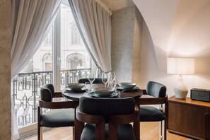 Estúdio básico | Área de estar | TV de tela plana