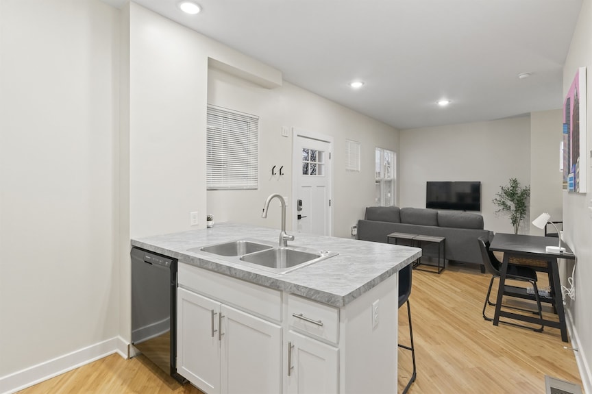 Newly Renovated Home | 5 Min To Roc Airport - Rochester, NY