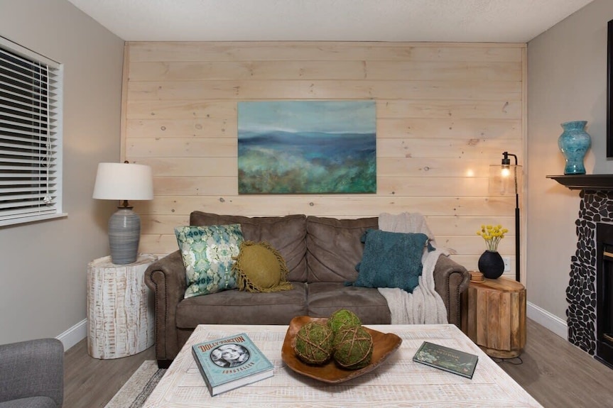 Walk 2 Downtown Gatlinburg Condo - Tennessee