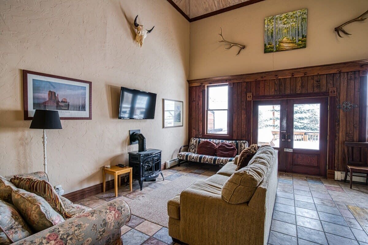 4br Victorian Home Near Town W/ Loft & Fireplace - Leadville, CO