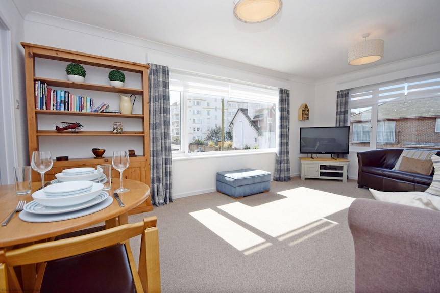 The Lookout - Bognor Regis - Sleeps 4 Guests In 2 Bedrooms -