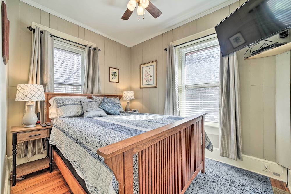 Quaint Home W/ Porch In Downtown Waynesville! - Waynesville, NC