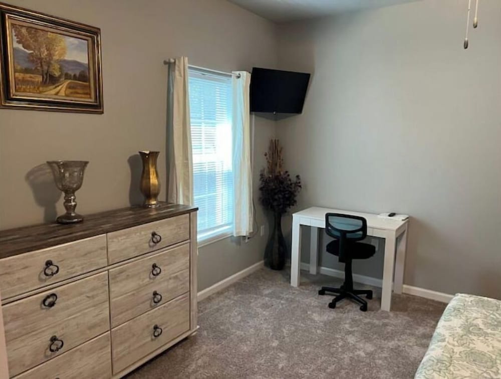 Clean Modern Deco Apt 1 Br 1 Bath Near Everything - Valdosta, GA