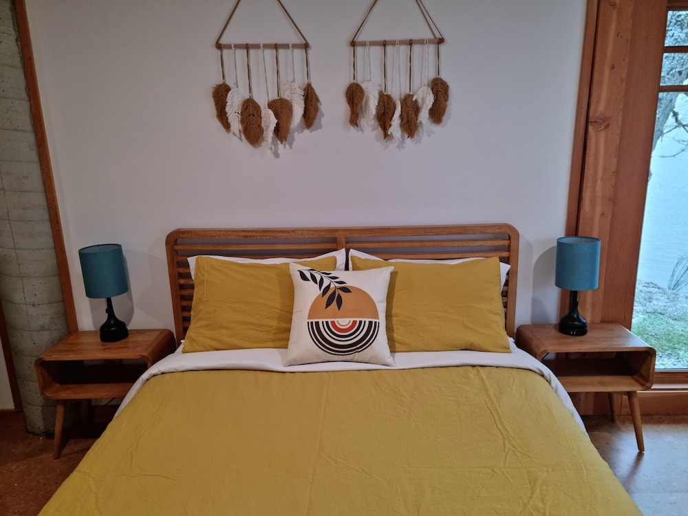 Charming waterfront Salt Spring Island B&B - Salt Spring Island | Vrbo