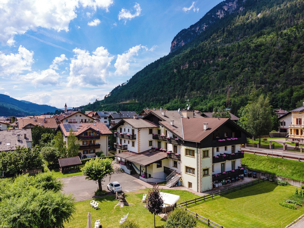 Suan Hotel - Ziano di Fiemme