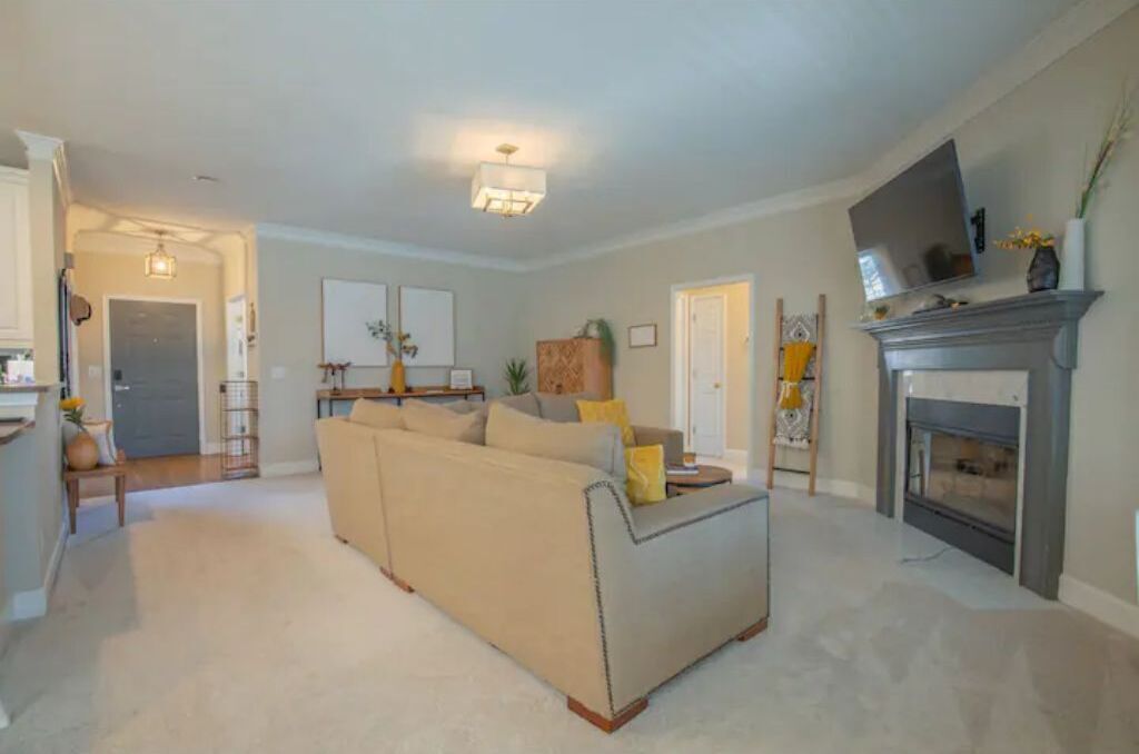 Whimsical 4 Bedroom House With A Cozy Backyard - Greer, SC