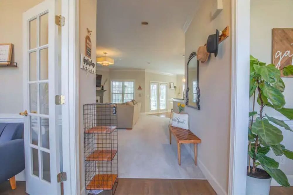 Whimsical 4 Bedroom House With A Cozy Backyard - Greer