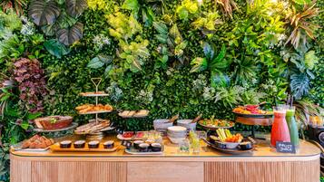 Pequeno-almoço tipo buffet diário incluído