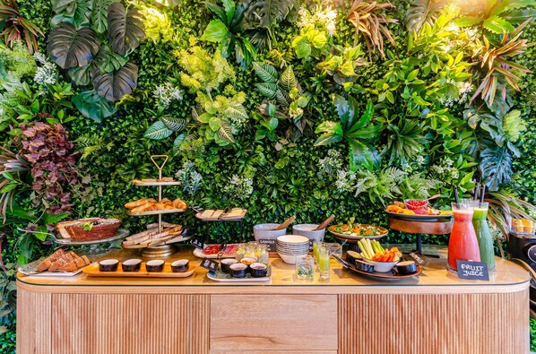 Pequeno-almoço tipo buffet diário incluído