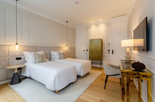 Quarto superior | Escrivaninha, quartos à prova de som, ferros/tábuas de passar roupa